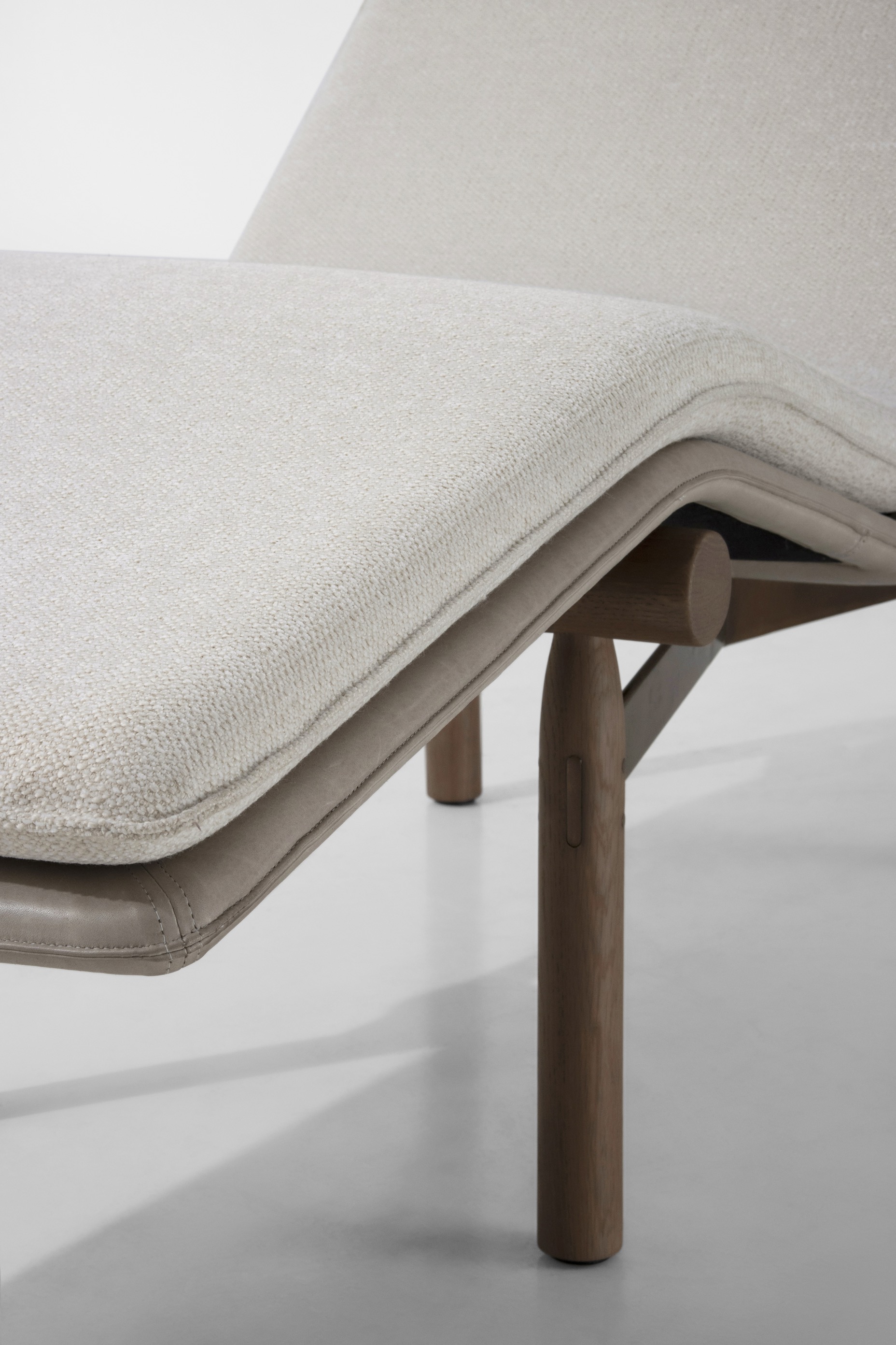 Stilt Lounge Chair - Chaises et tabourets | Livingstone