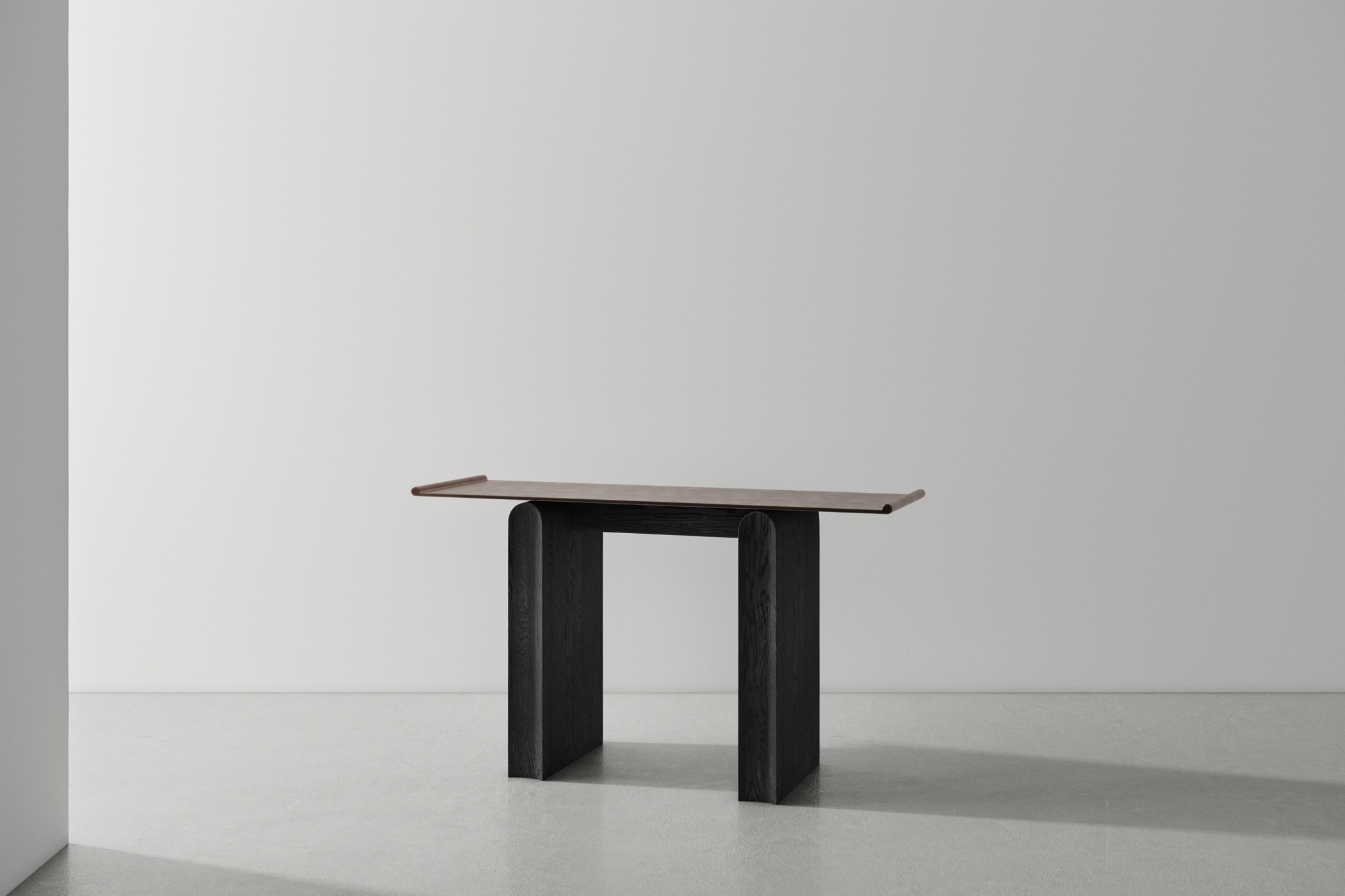 Tonkin Console - Tables| Livingstone